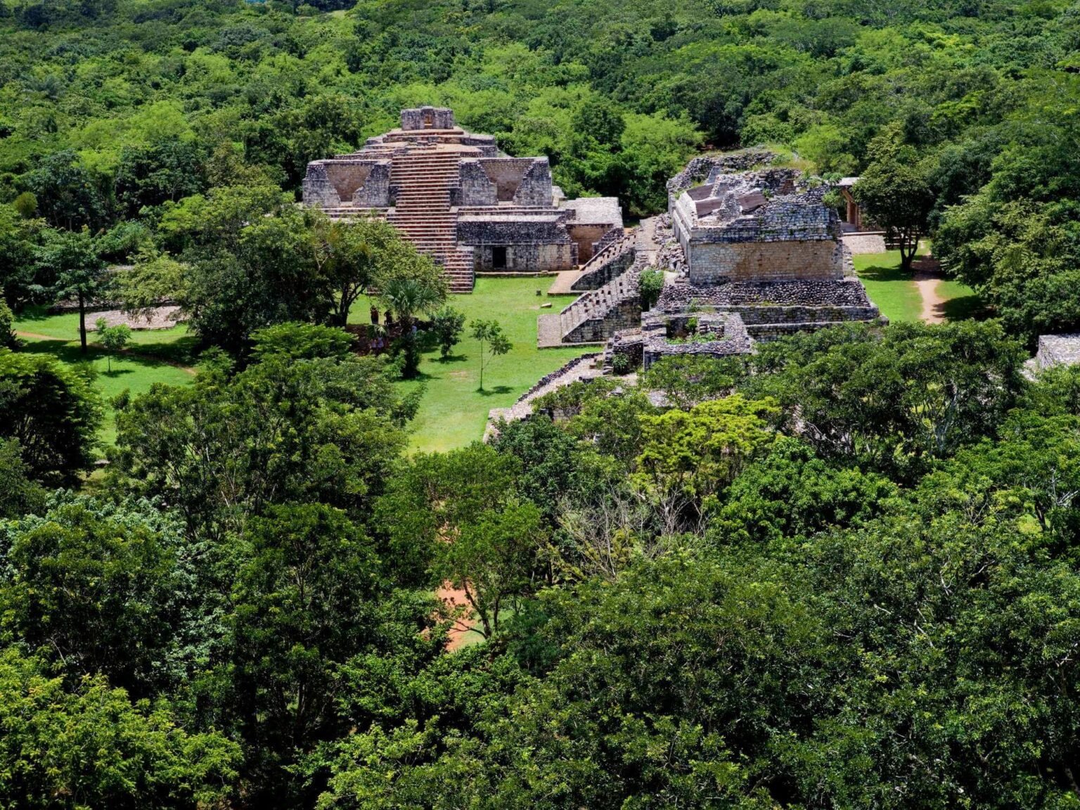Cancun Pyramids - Tours and Expeditions to the Mayan Ruins